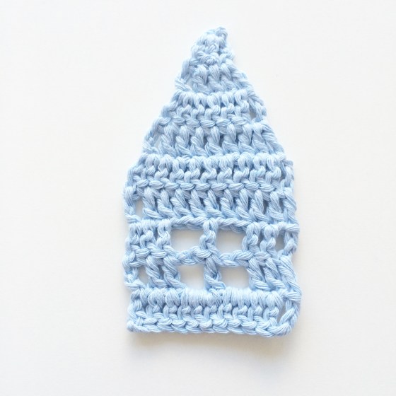 Little Crochet Houses Pattern & Tutorial | knitpurlhook