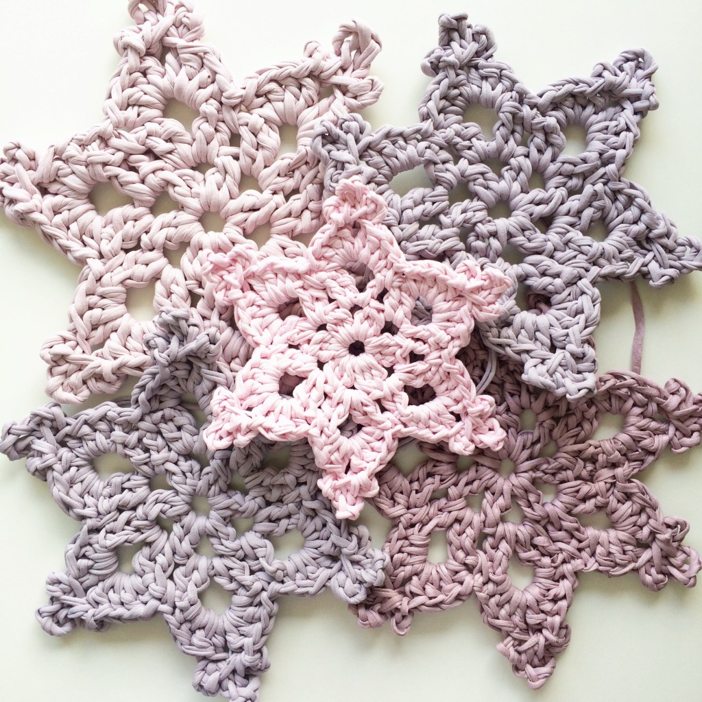 Starflower Snowflake pattern & tutorial | knitpurlhook