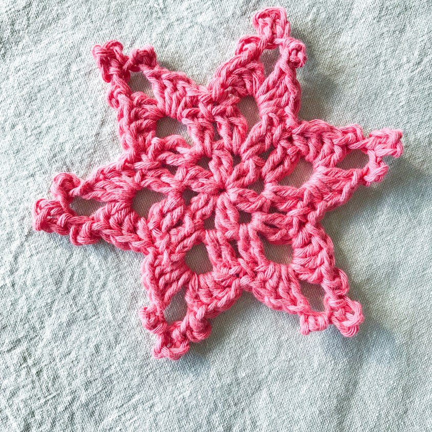 Starflower Snowflake pattern & tutorial | knitpurlhook
